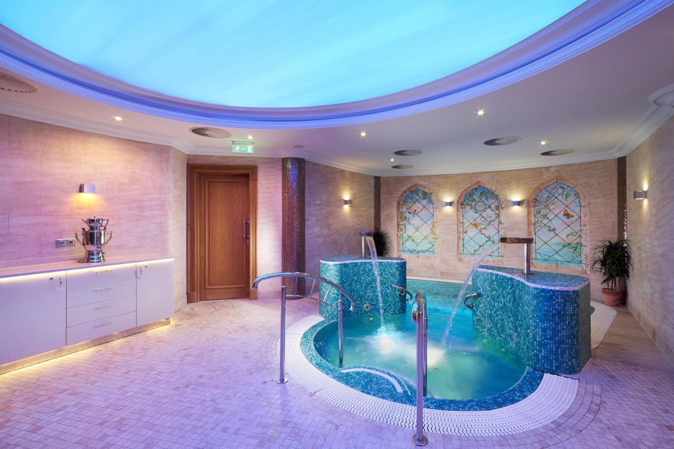 Wellness Retro Riverside Resort